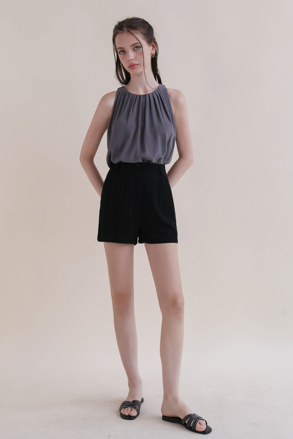 DAMI LINEN SHORTS BLACK | The Willow Label